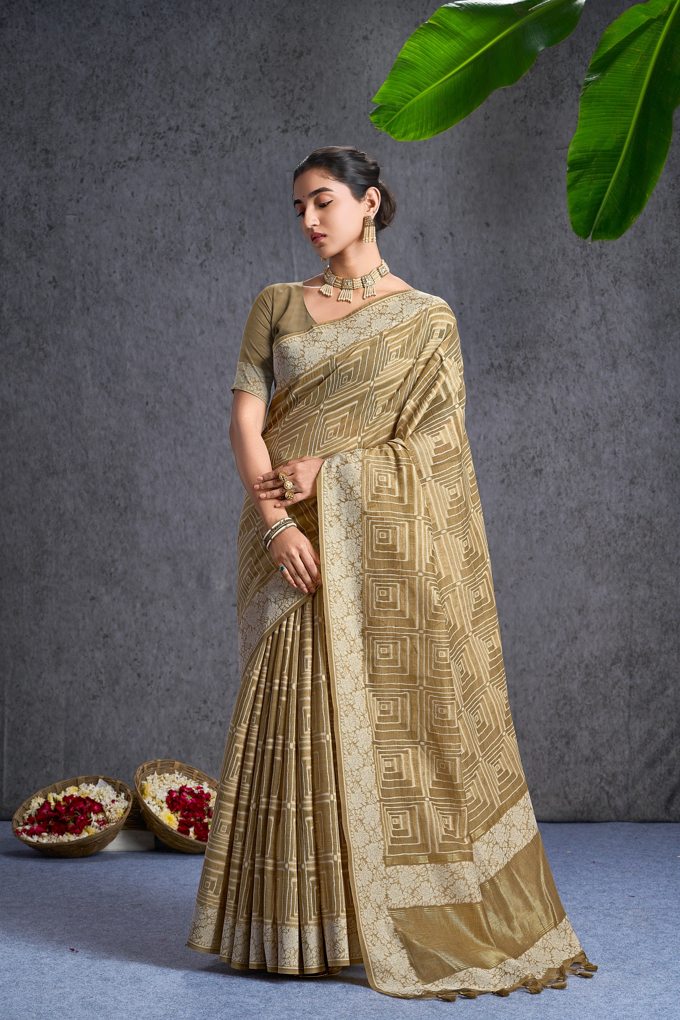 Aavira | Camel White Mul Cotton Jacquard Woven Jamdani Saree – rävya