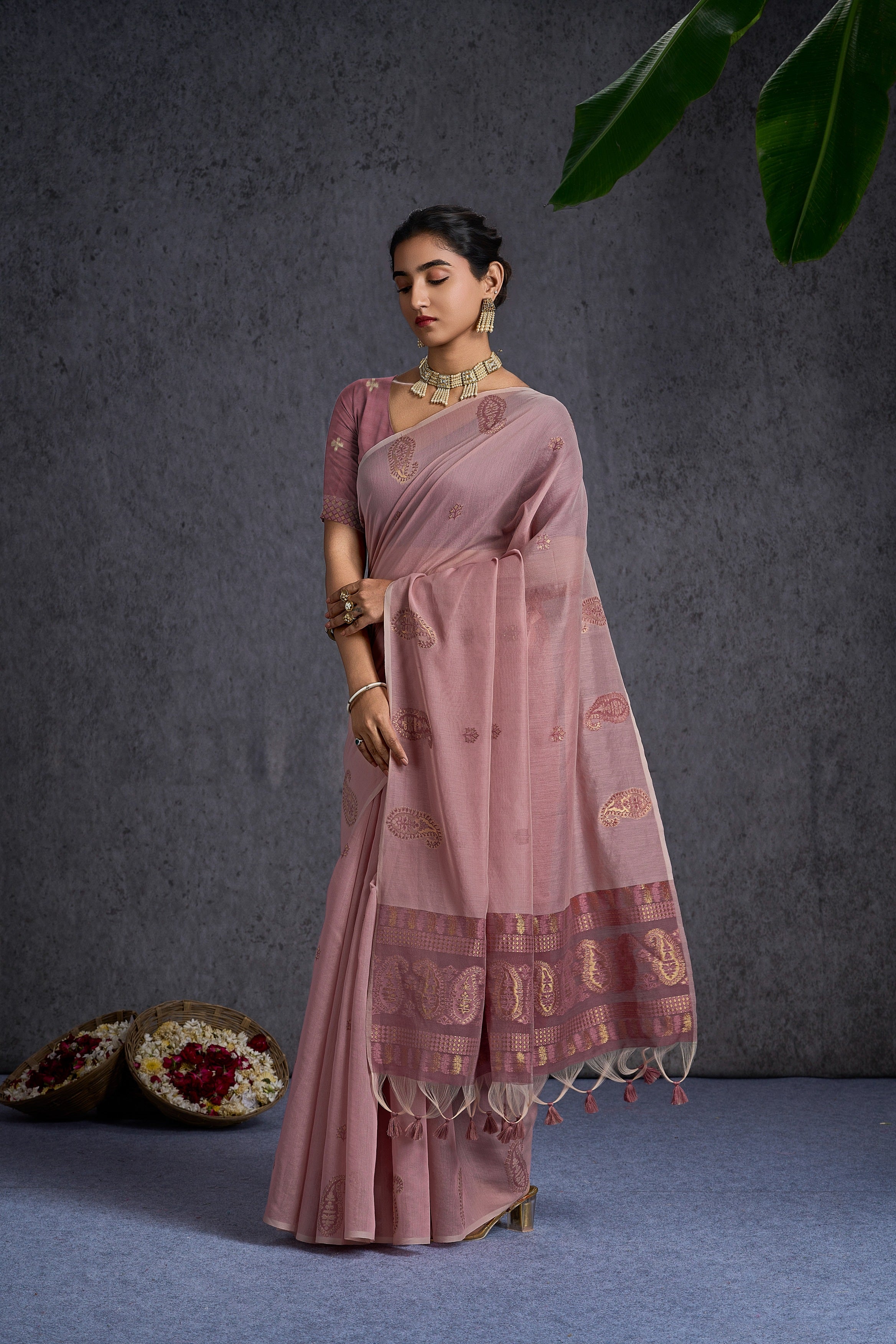 Kayra Spun Polyester Jamdani & Ikkat Bubblegum Wine Saree. – rävya